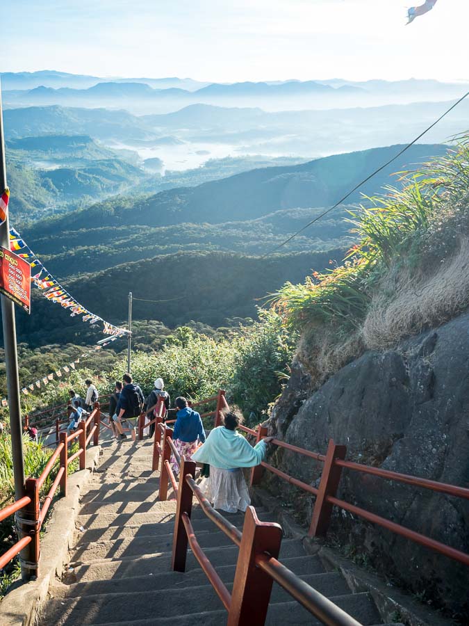 Adam’s Peak Hike – My complete guide to climbing Sri Pada - Tristan Balme