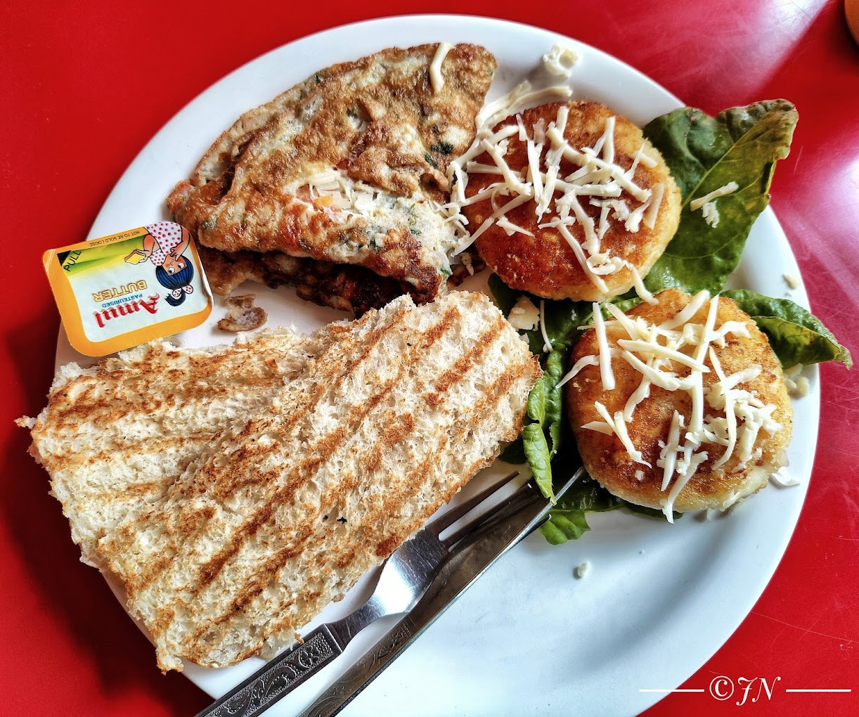 My 19 Best Restaurants in Leh Ladakh (And 4 Must Trys!) - Tristan Balme